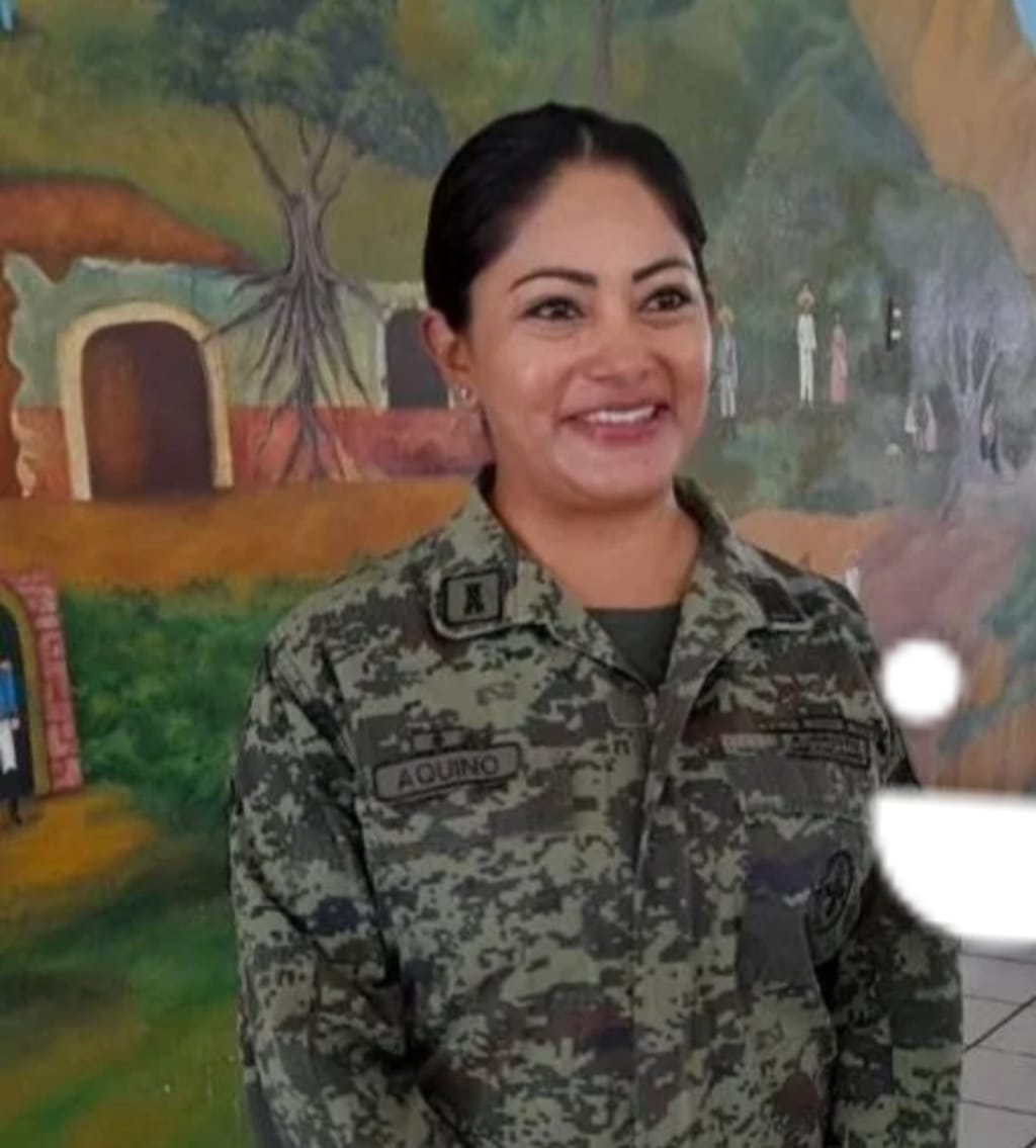 Dalvy combina el papel de ser madre con su labor en las fuerzas armadas ...