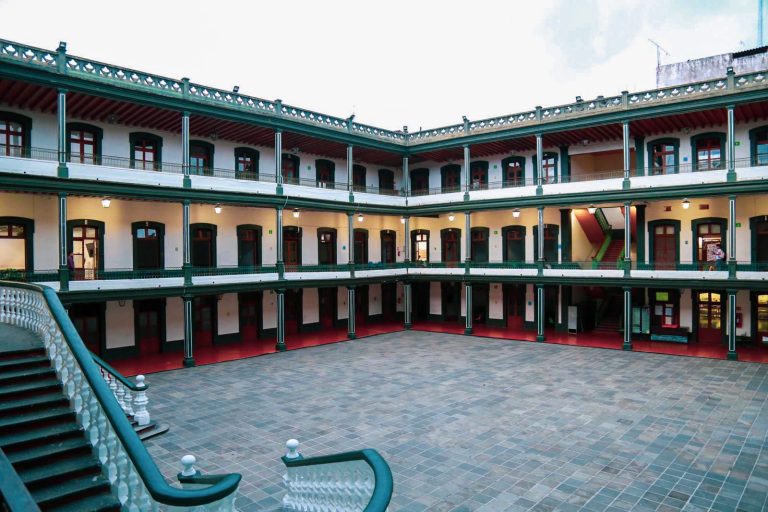 En su aniversario 180, el Colegio Preparatorio de Xalapa recibe a la ...