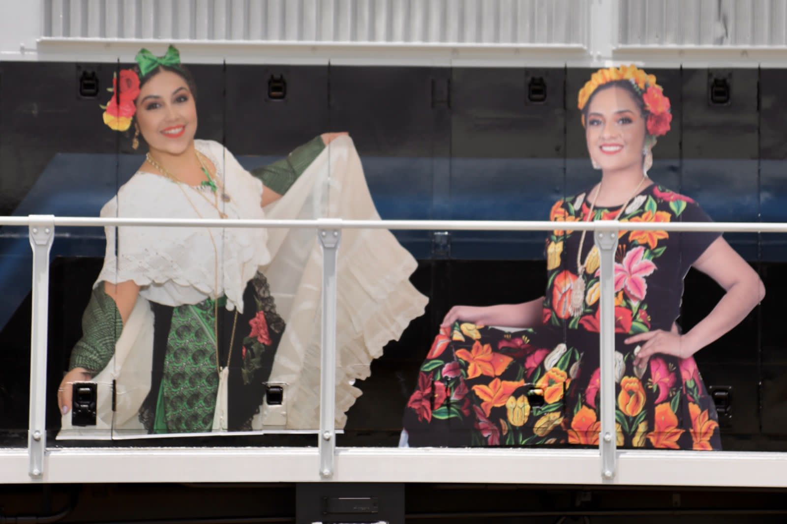 En visita del Presidente, presentan la primera locomotora del Tren Interoceánico | Perfil Veracruz